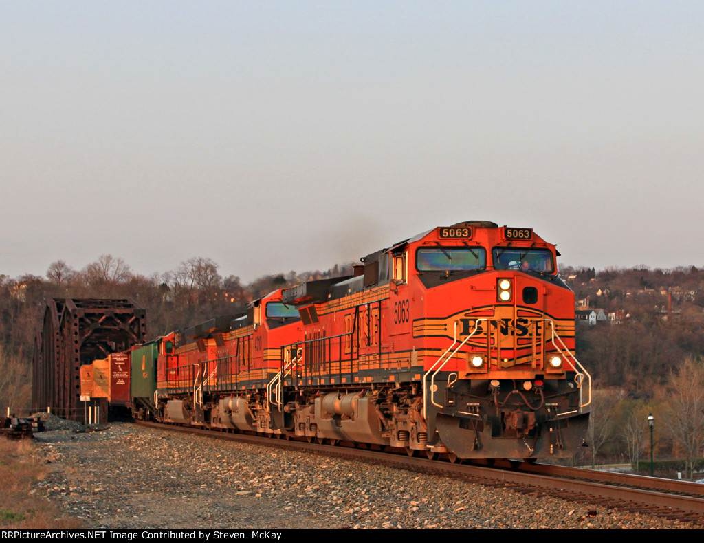 BNSF 5063
